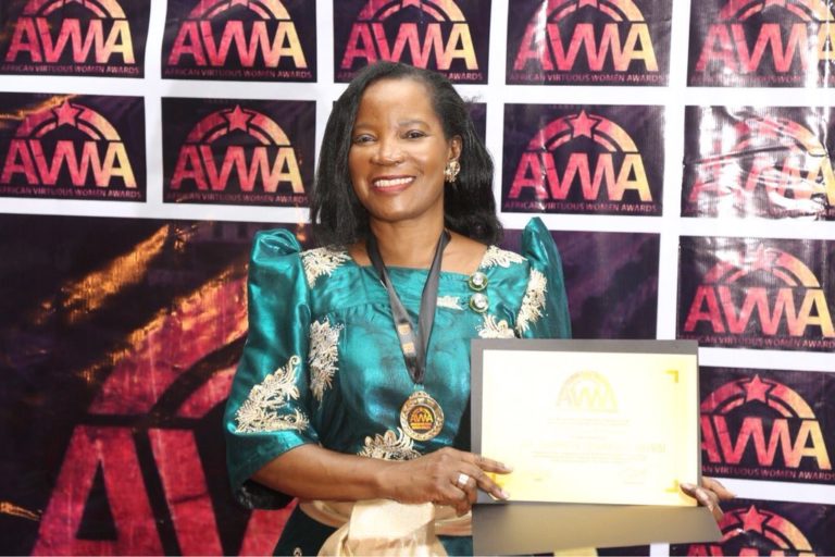 African women leadership Awards : Jennifer Semakula Musisi remporte l ...
